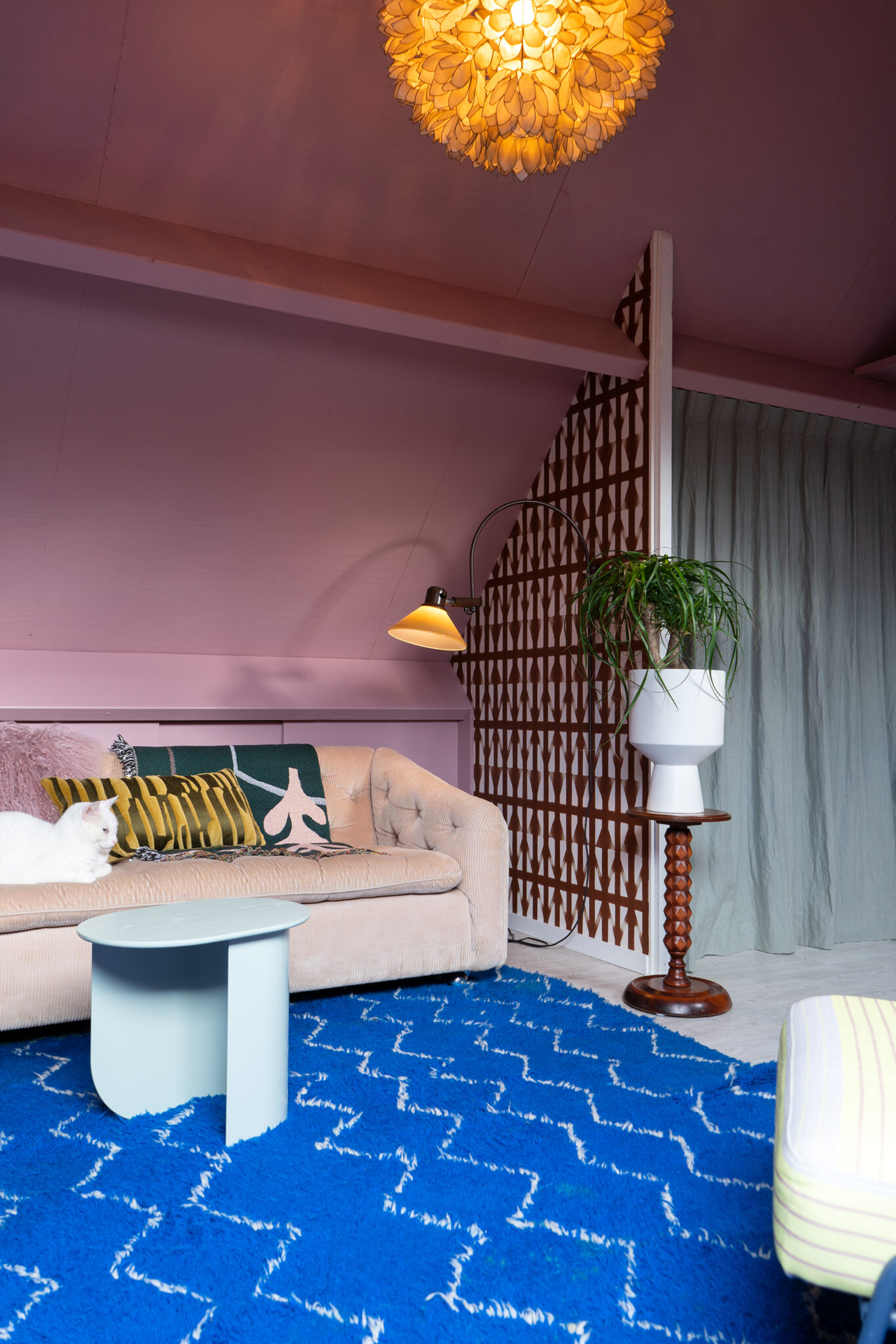 Eindelijk af! Een heerlijke relax plek op zolder - Enter My Attic