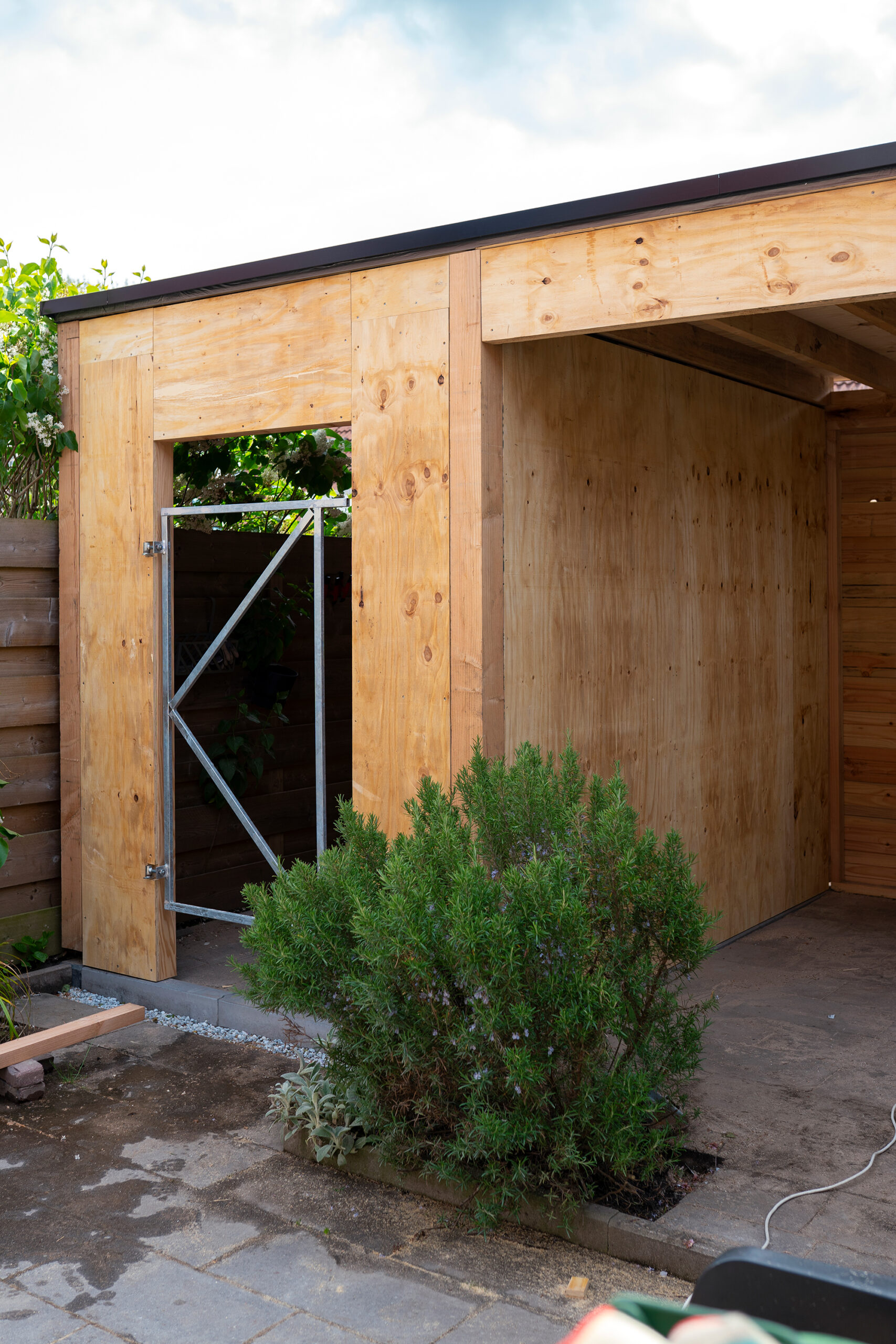 Zelf een overkapping maken in de tuin - Enter My Attic